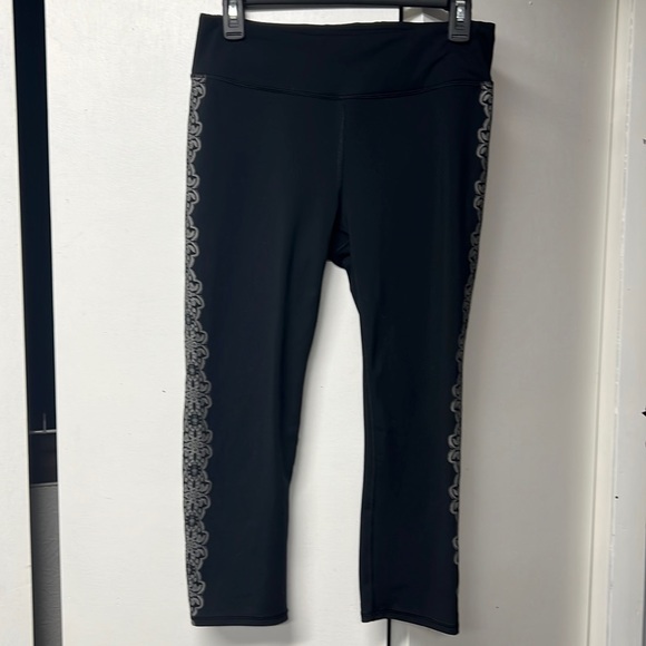 GAIAM | Pants & Jumpsuits | Gaiam Brand Cropped Black Leggings With ...